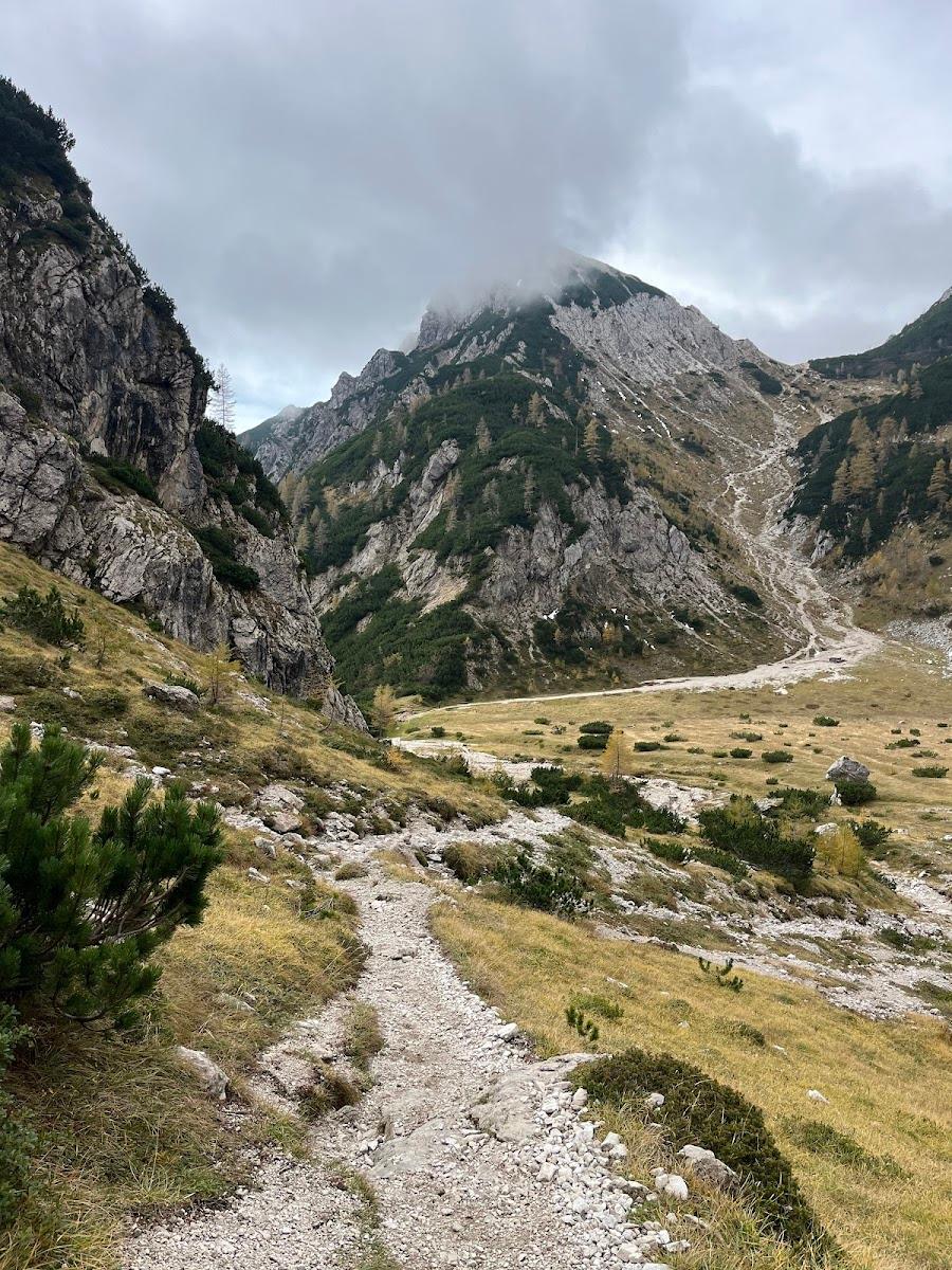 3-Day GR10 Hut-to-Hut Hike - Pyrenees Hut to Hut Hiking