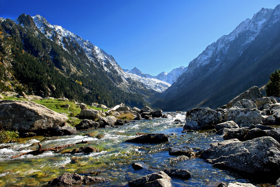 Best Time to Hike the Pyrenees - Pyrenees Hut to Hut Hiking